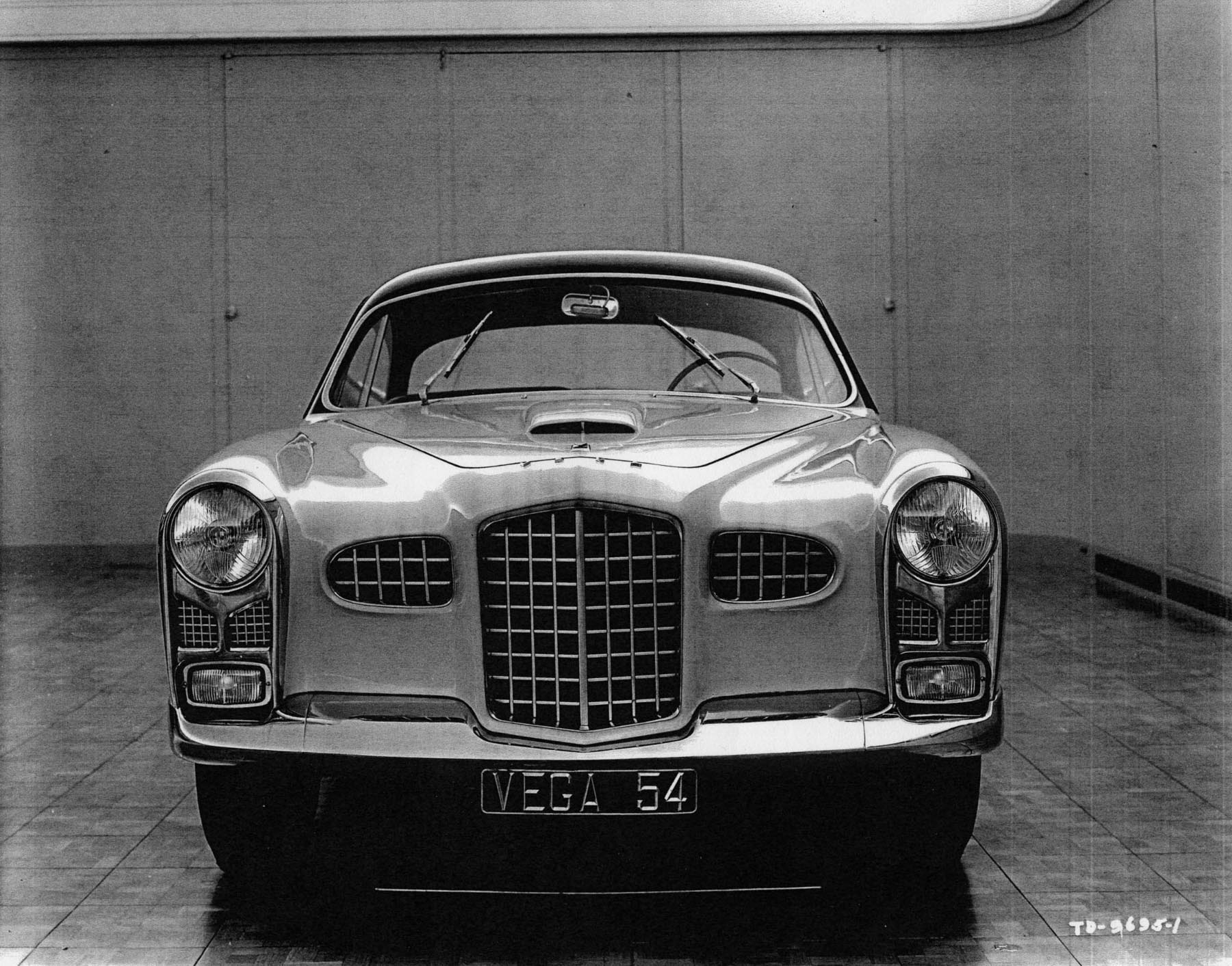 Photos Usine : Vega 54-003 - Amicale Facel Véga